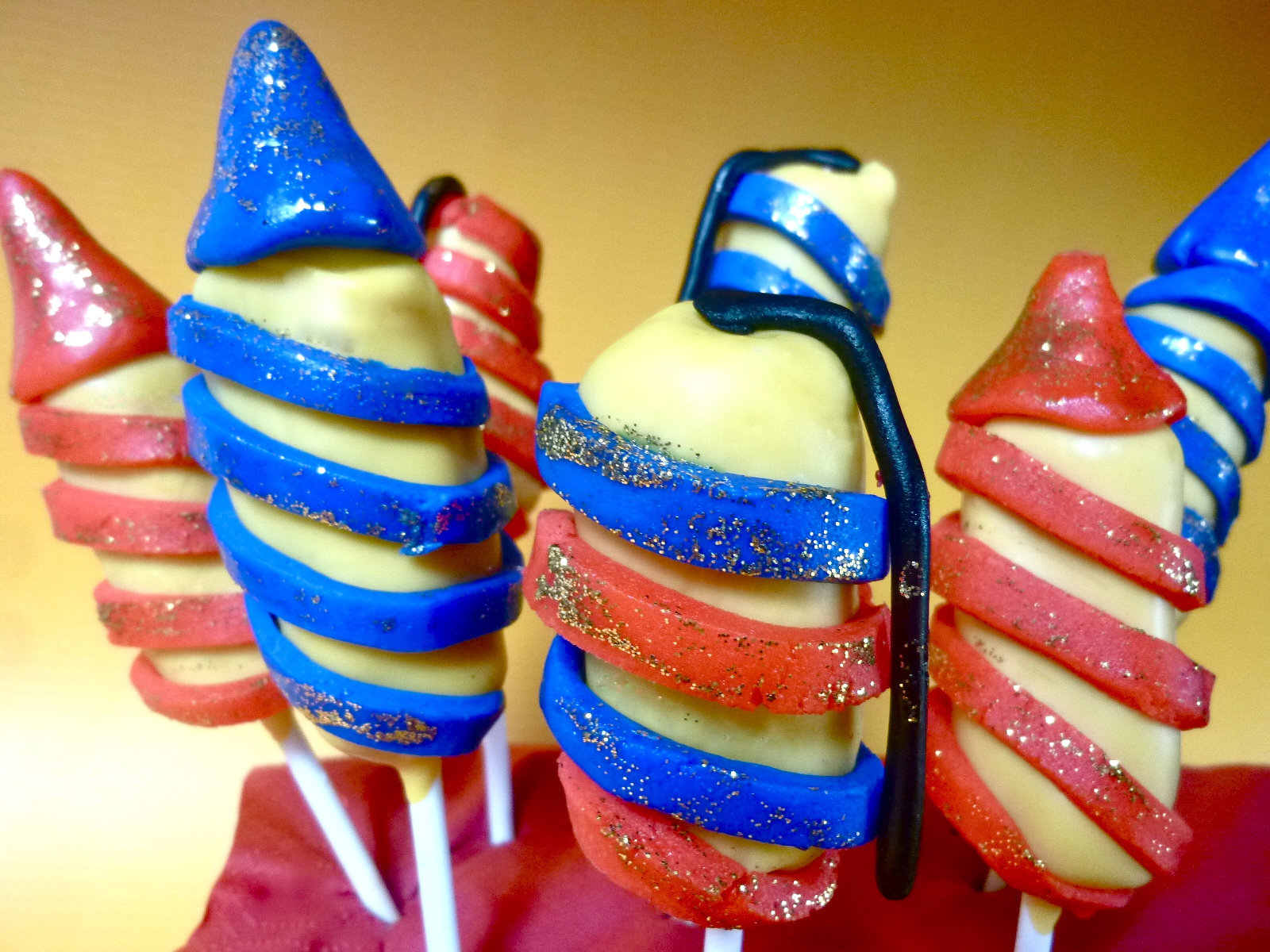 Firecracker Cake Pops for July 4th – Diary of a Mad Hausfrau