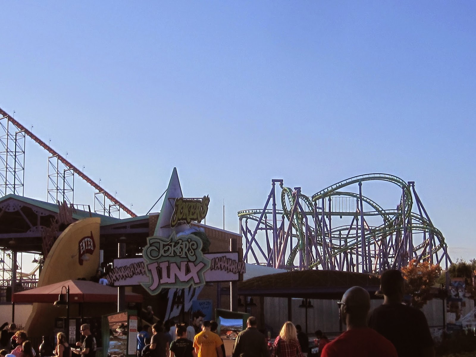 Bobbie's Roller Coaster And Theme Park Reviews: JOKER'S JINX - SIX ...