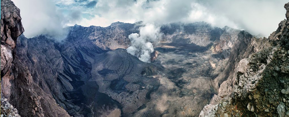 Ternyata Gunung Raung Telah Meletus Sebanyak 61 Kali