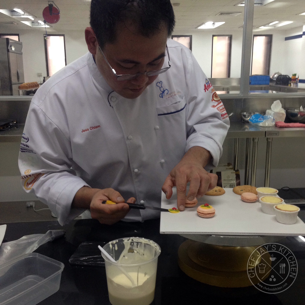 Pastry Master Chef Jess Chiam Ko Seen Creates Beautiful Christmas ...