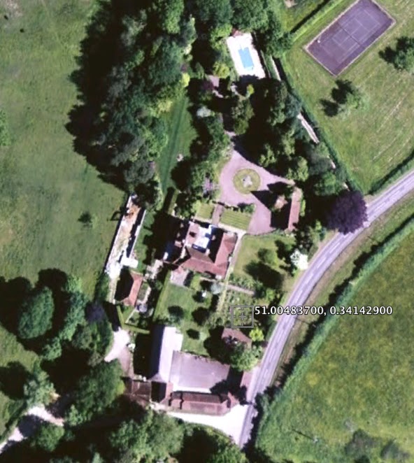 * A Young Vintage Wholigan *: Roger Daltrey at Holmshurst Manor