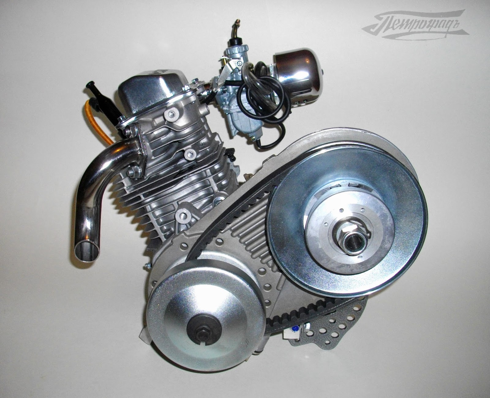 Petrograd cycles.: 200cc Honda clone for boardtracker.