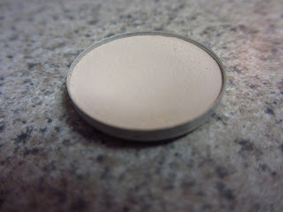 Eyeshadow Addicts Anonymous: A GUIDE TO MAC HIGHLIGHT EYESHADOWS