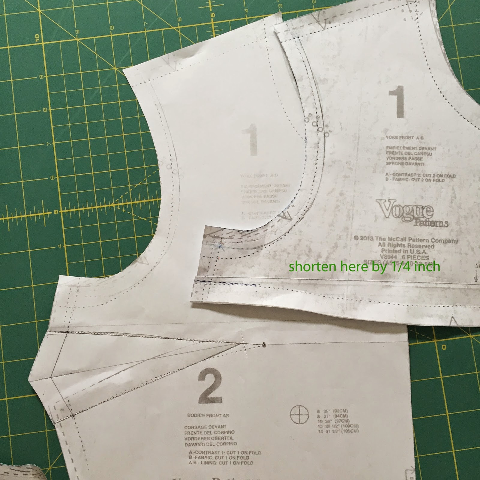 CozyCotton: Celeste's Sewing Blog: Vogue 8944: Colour Block Dress