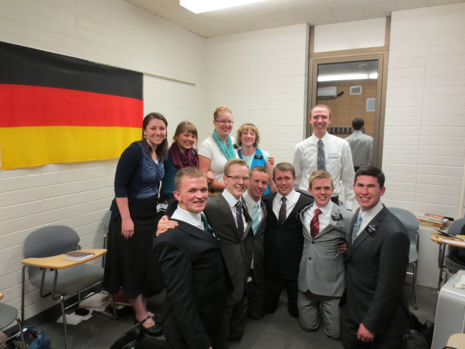 Auserwählt zu Dienen: Provo MTC District, classroom, teacher, etc.