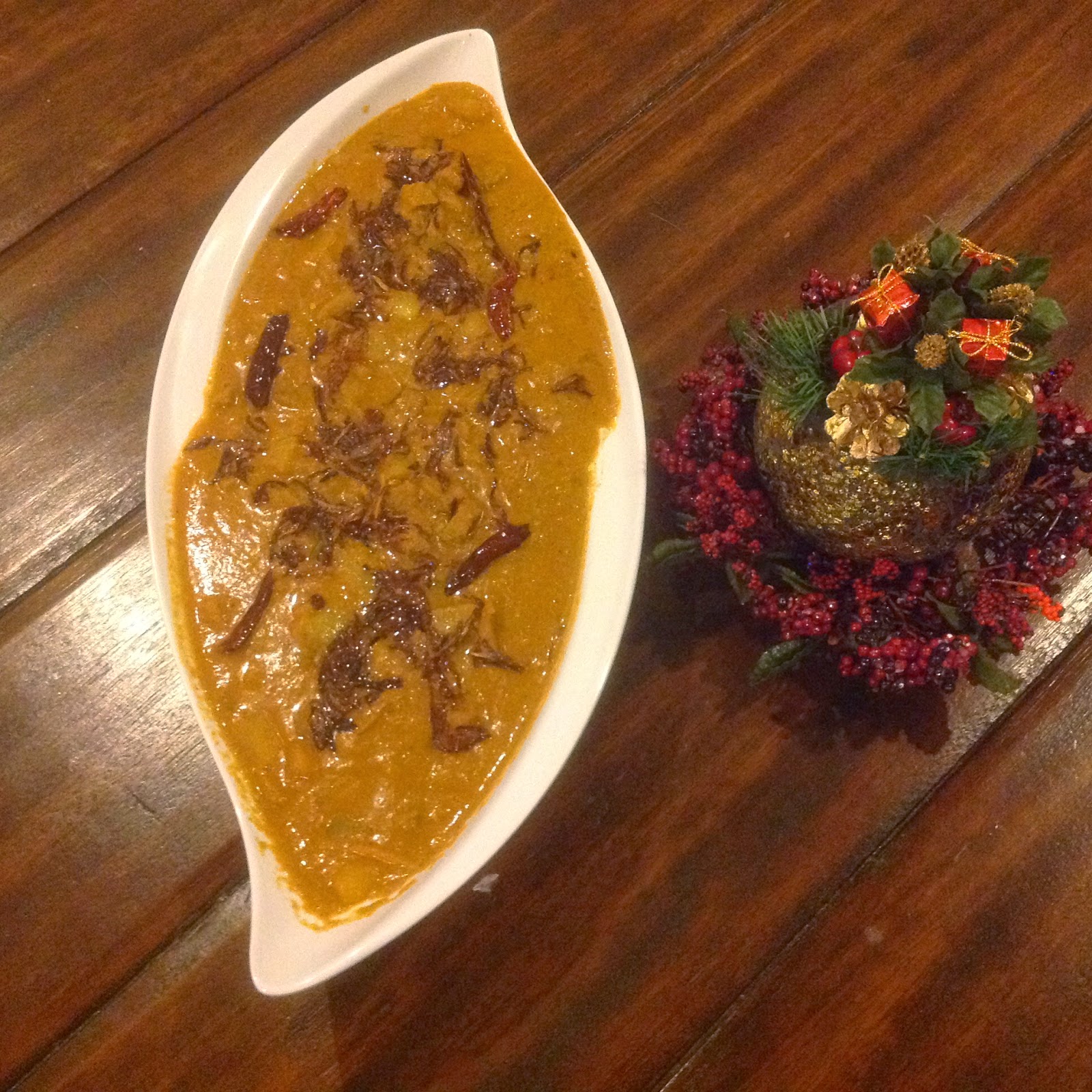 Cooking at Home: Beef and Tapioca Curry (Kappa Beef Varathu Arache Curry)