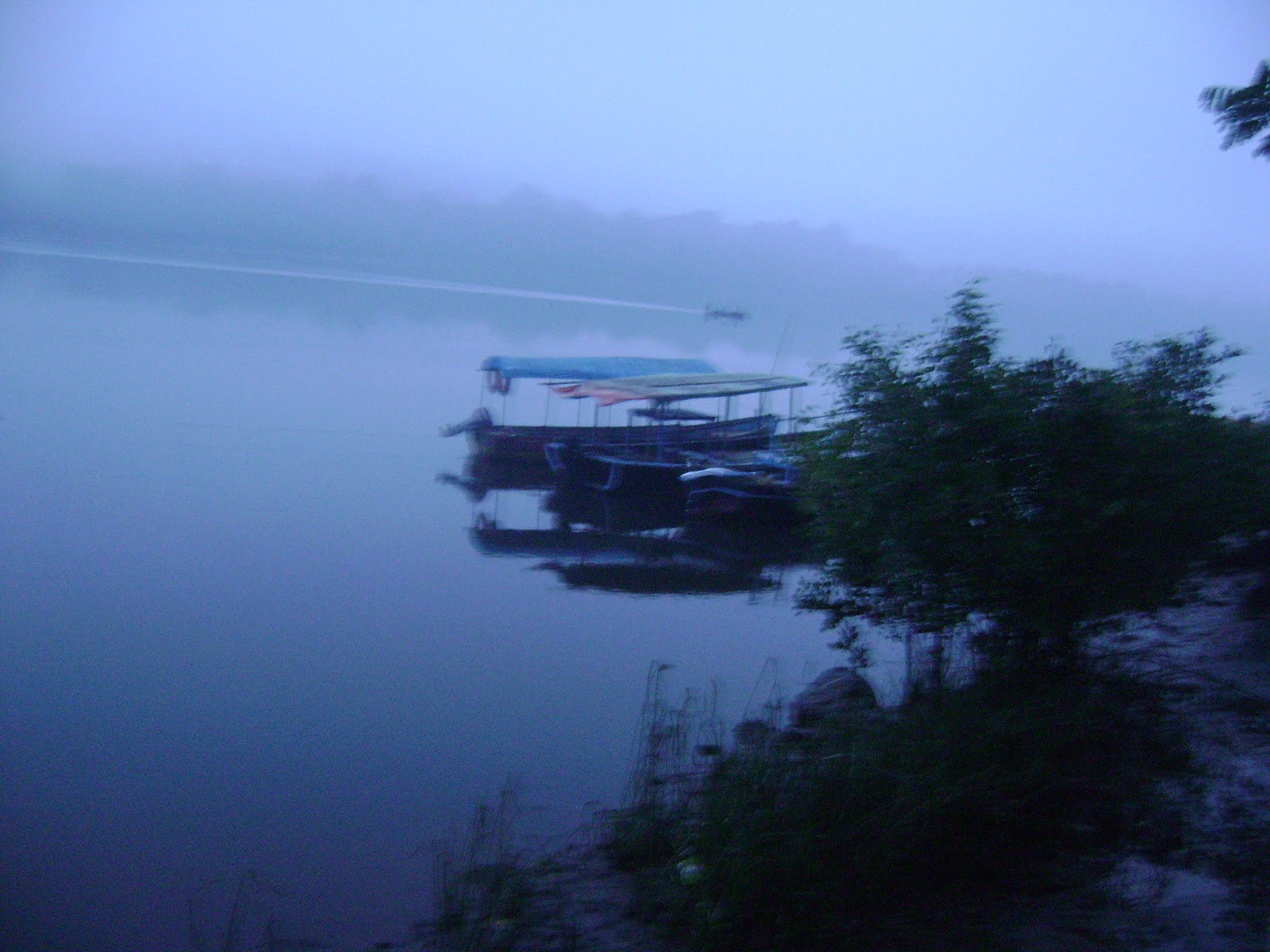 AVI'S TRAVELS: Crocodile Safari and Guhagar Beach with Pagal Mates!!