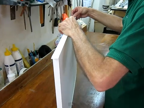 Enchapar cantos de pvc abs manualmente