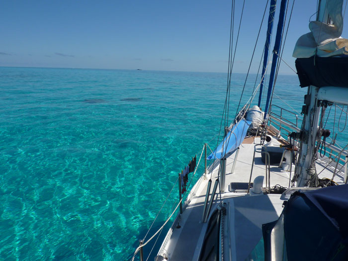 Blog del velero Sirocodiez: Hogsty Reef, un atolón perdido al sur de ...