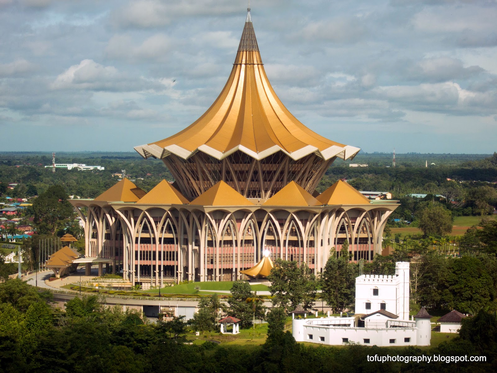 Tofu Photography: The Sarawak Assembly building in Kuching, Sarawak ...
