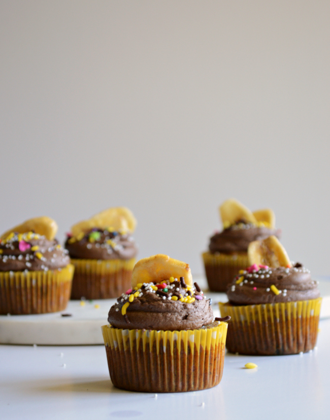 what's up buttercup: Banana Bread Cupcakes with Fluffy Nutella Buttercream