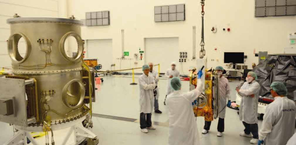 A first look at the fairing beside the OG2 Payload : r/spacex