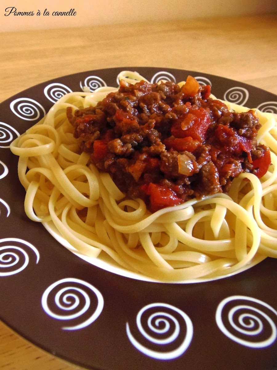 Pommes à la cannelle: Prosty sos bolognese/Easy bolognese sauce