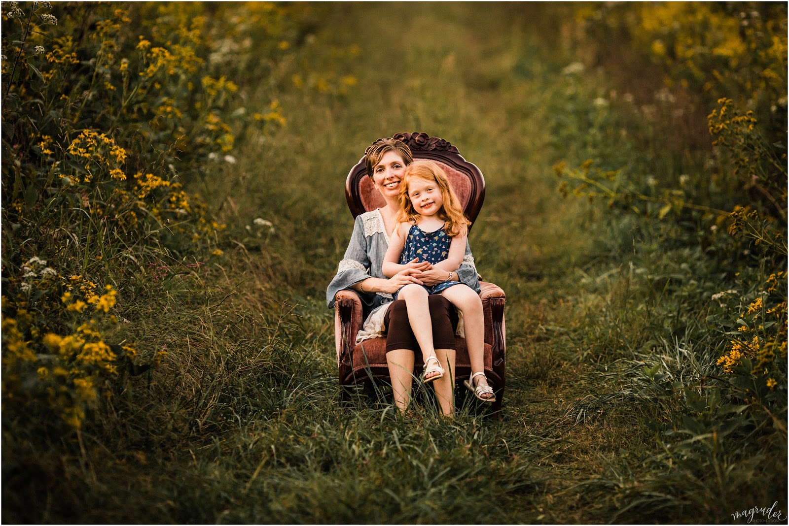 Portrait Photography | Mother & Daughters Vintage Inspired Session