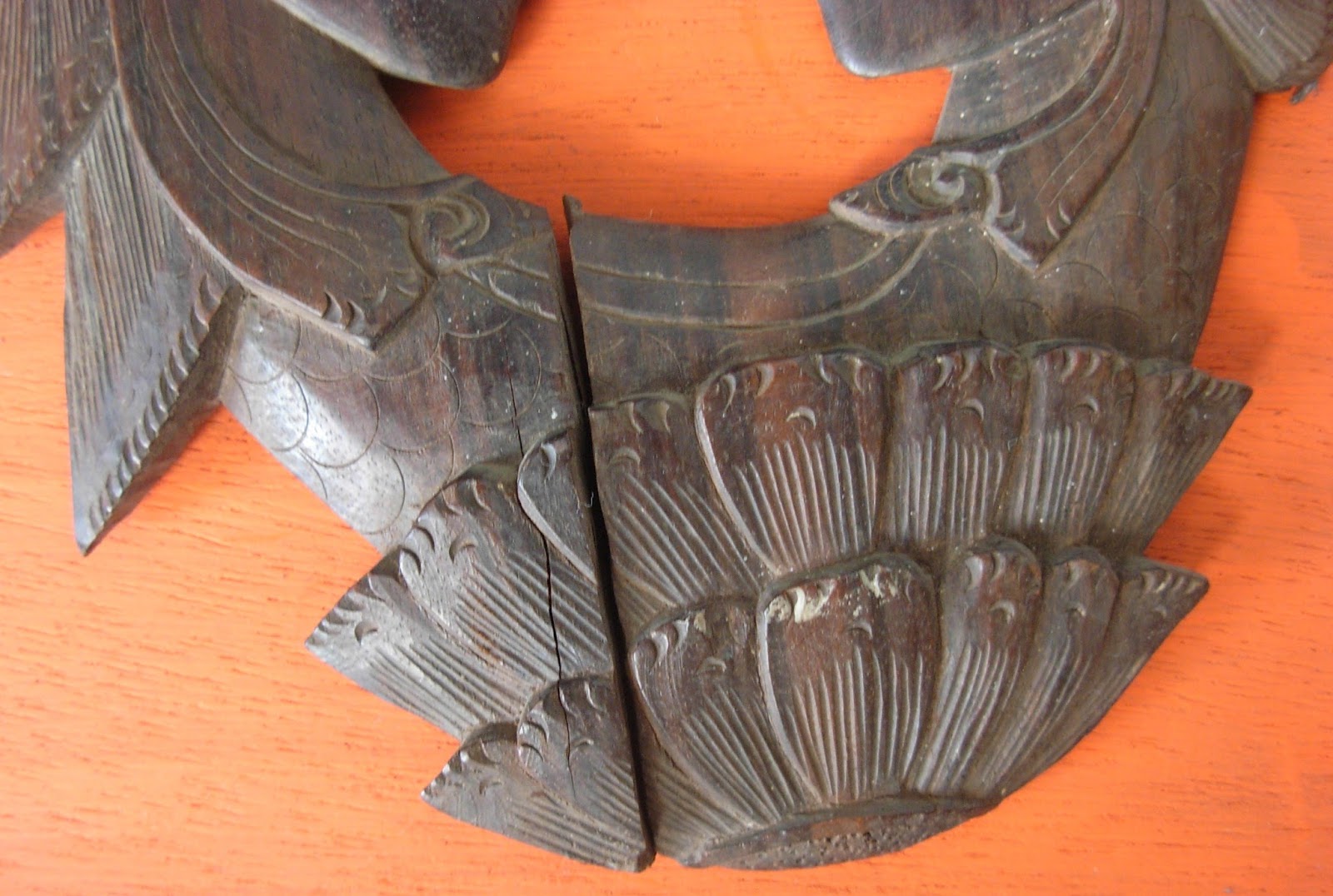 Pernik Unik: Hiasan Ukiran Bali Frame Jati