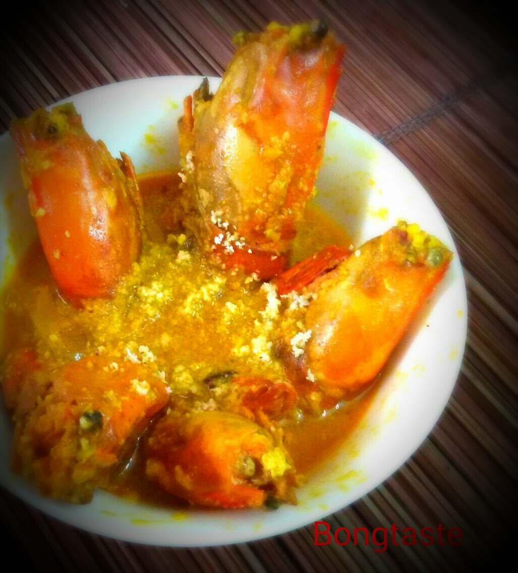 Golda Chingri r Malaikari or Bengali Style Prawns cooked in Coconut ...
