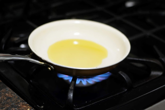 How to Make Cheap and Easy Chicken Parmesan Pizza - The Kitchen Wife