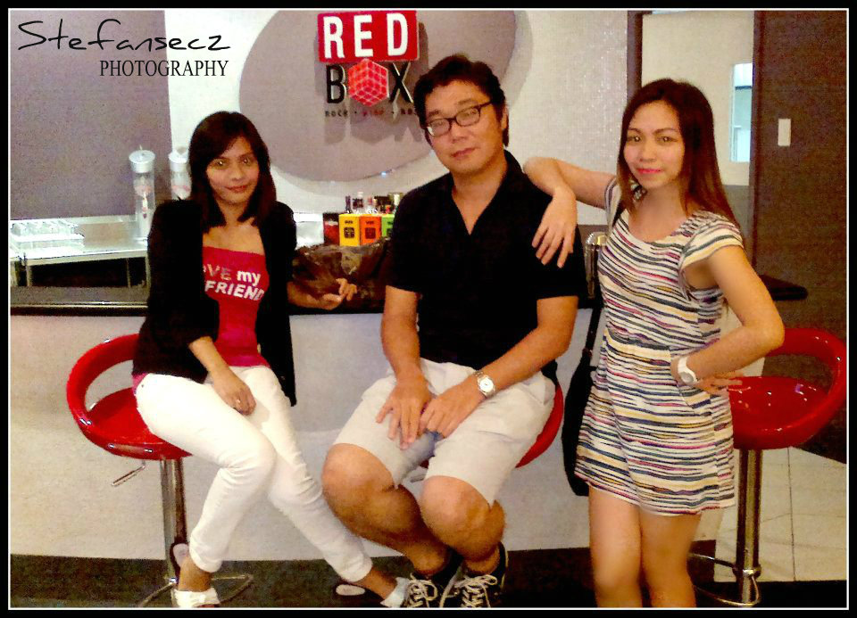 Stefansecz | memorable excursions: #red box ayala#