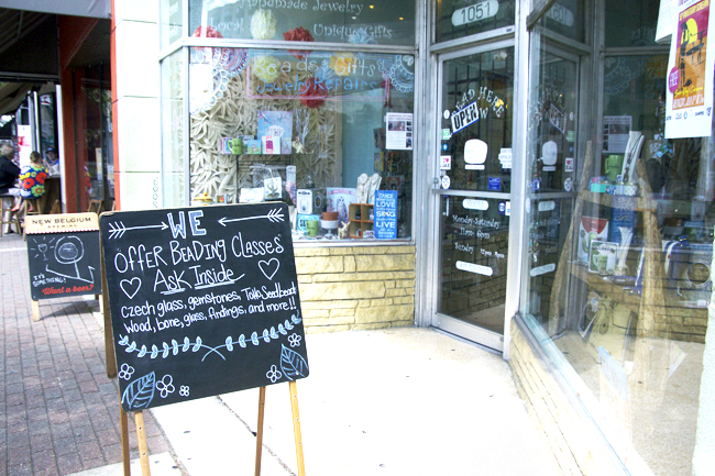 10 Elements of a Well-Curated, Sales-Increasing Displays For Artists ...