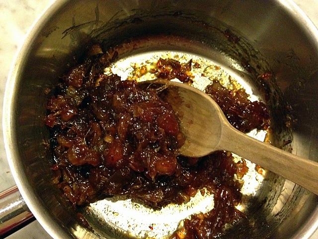 A Cake Bakes in Brooklyn: Date Fills