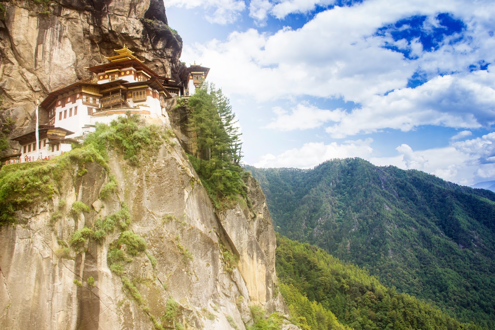 The Traveller: Best Time To Visit Bhutan | Bhutan Tourism
