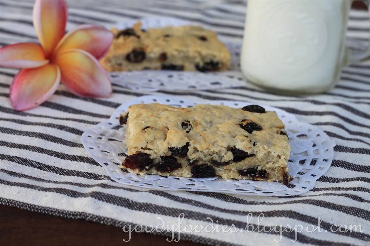 GoodyFoodies: Recipe: Chorley Cakes