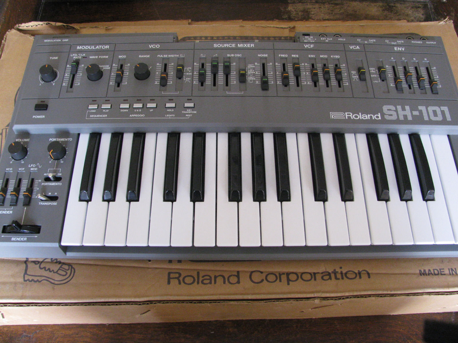 MATRIXSYNTH: Roland SH-101 with Original Box