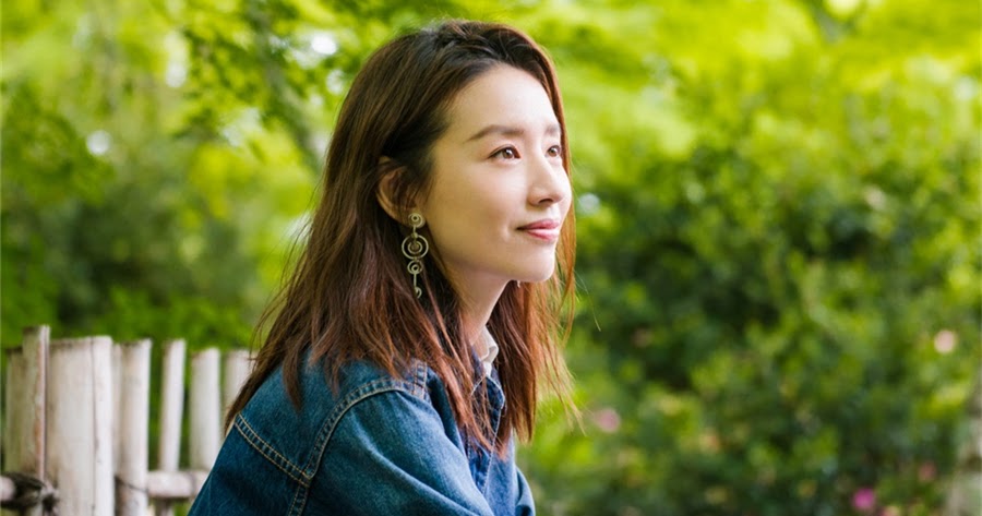 China Entertainment News: Dong Jie poses for photo shoot