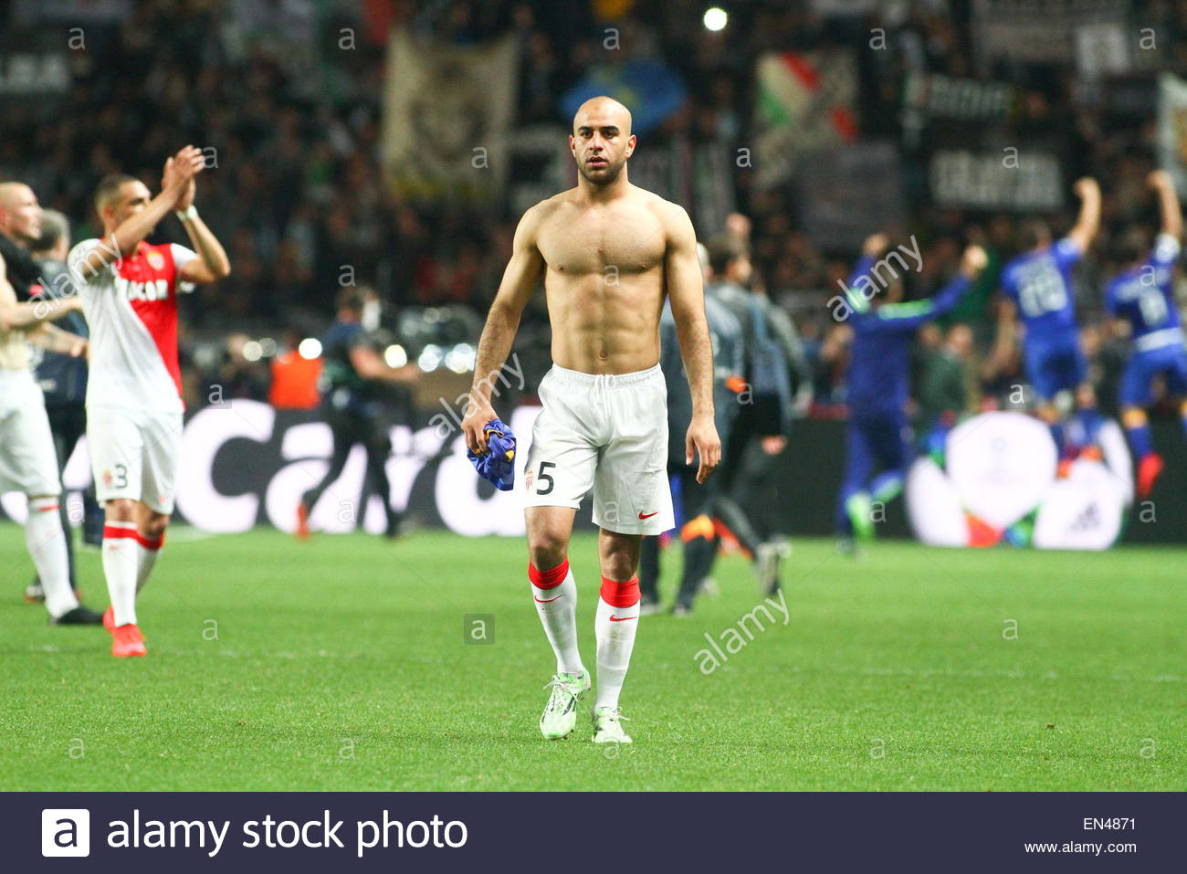 Most Muscular Soccer Players (with shirtless pictures 😉😉😉)