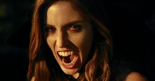 SNEAK PEEK : "The Vampire Diaries: Haunted"