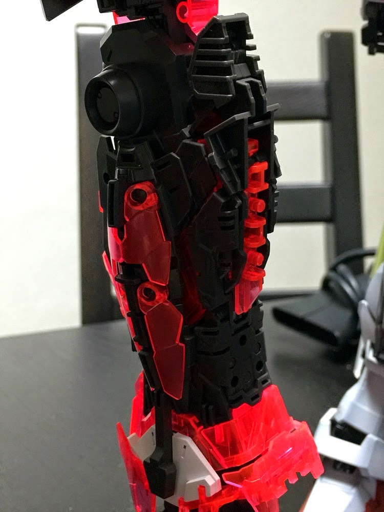 Gundam Family: PG 1/60 RX-0 Unicorn Gundam Inner Frame Build Images