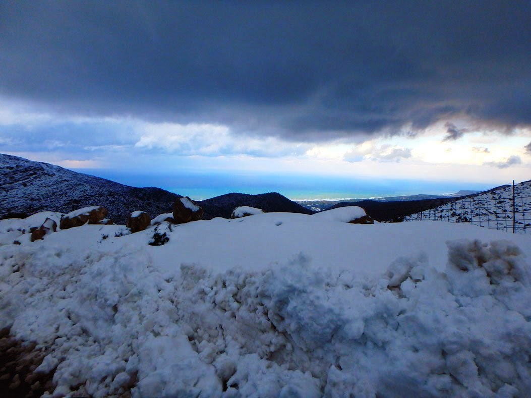 Nomadish: Snow in Crete