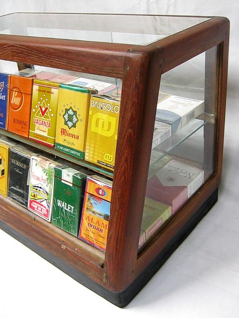 Etalase Pajangan Rokok | Barang Antik Klasik