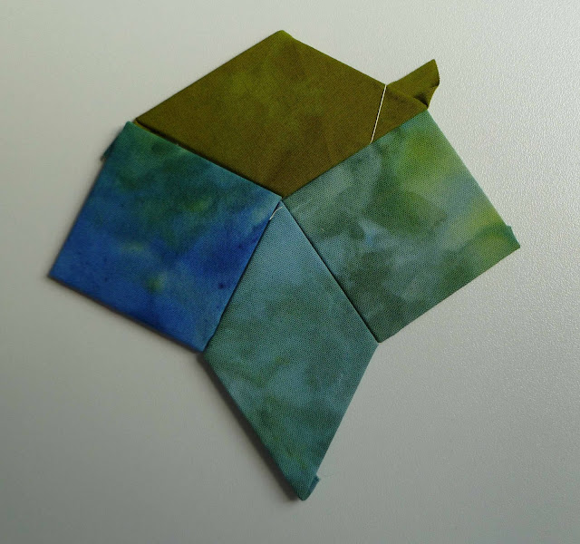 sew sew art: On to stitching a 4 "piece" block