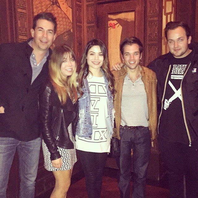 NickALive!: "iCarly" Stars Hold Reunion