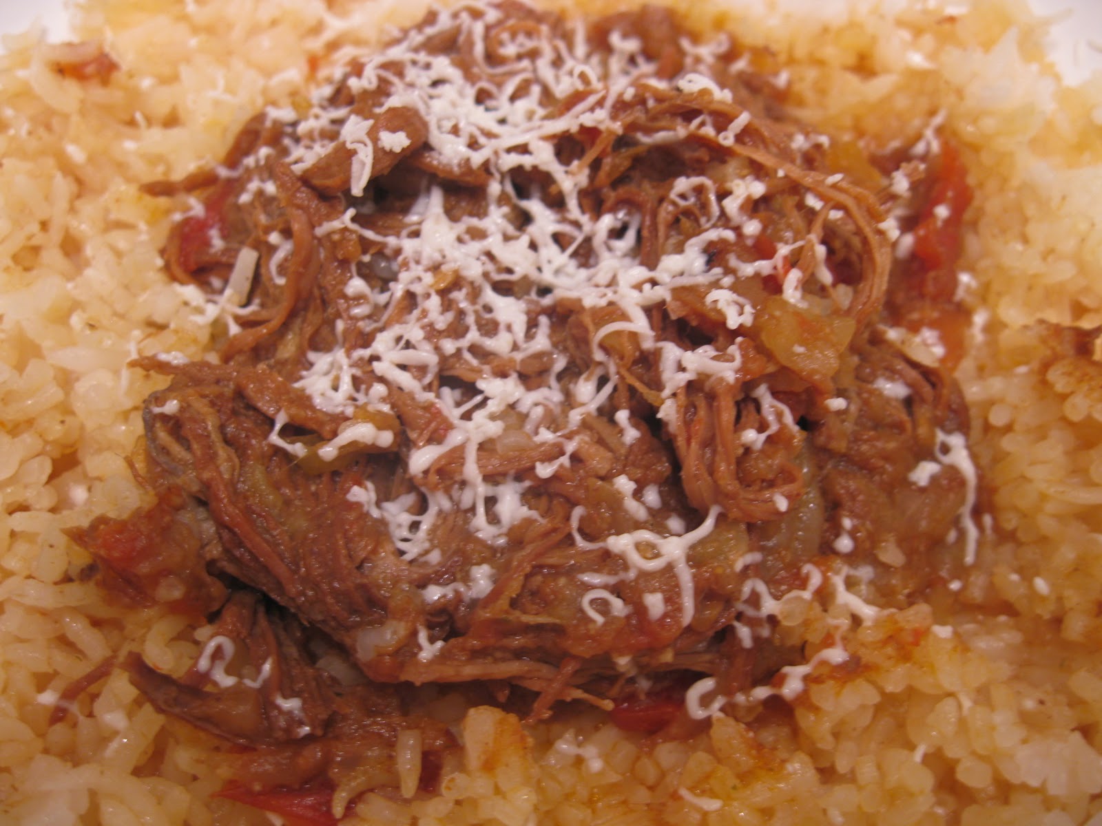 Nibbling Gypsy: Cooking with Mom: Pabellón Part 1 - Carne Mechada