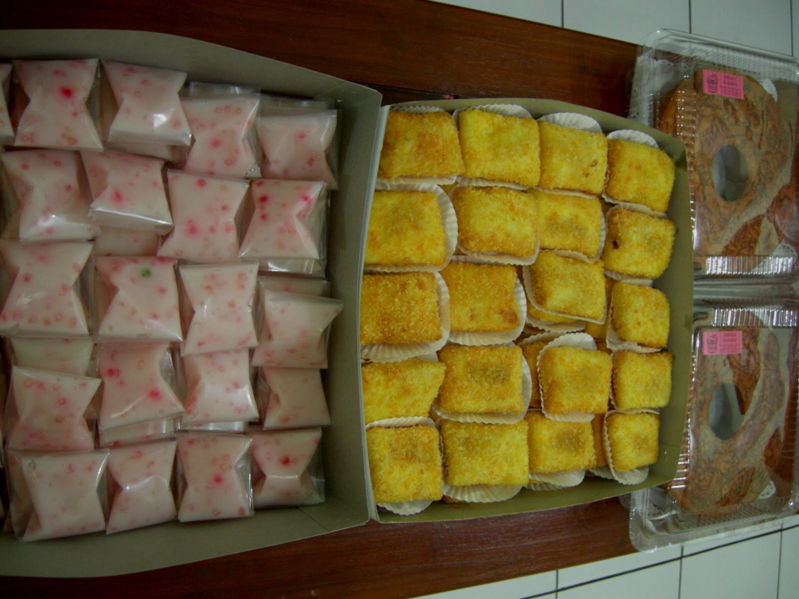 Kuenya-Najmina.com: Tumpukan Pesanan Snack