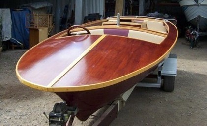 AUSSIE SKIBOATS: MICK'S TIMBER LADY