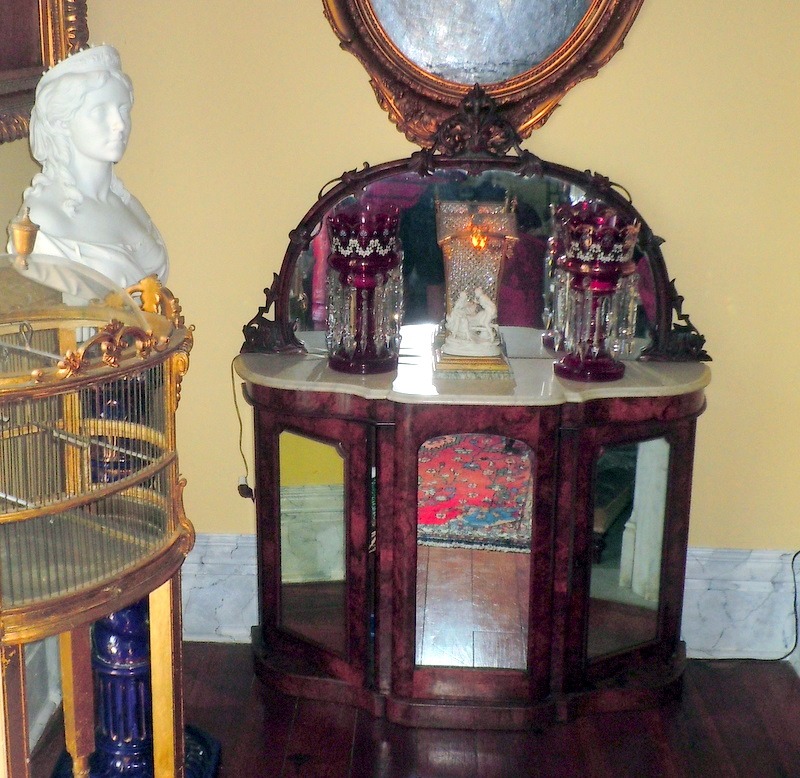 My Old Historic House: Take a Shine to the Lusters!