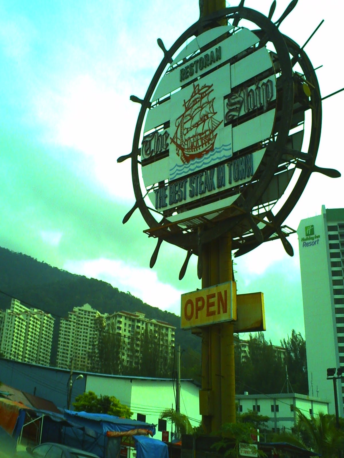 The Ship Ferringhi @ Batu Ferringhi, Penang. ~ Σαteяlaηd