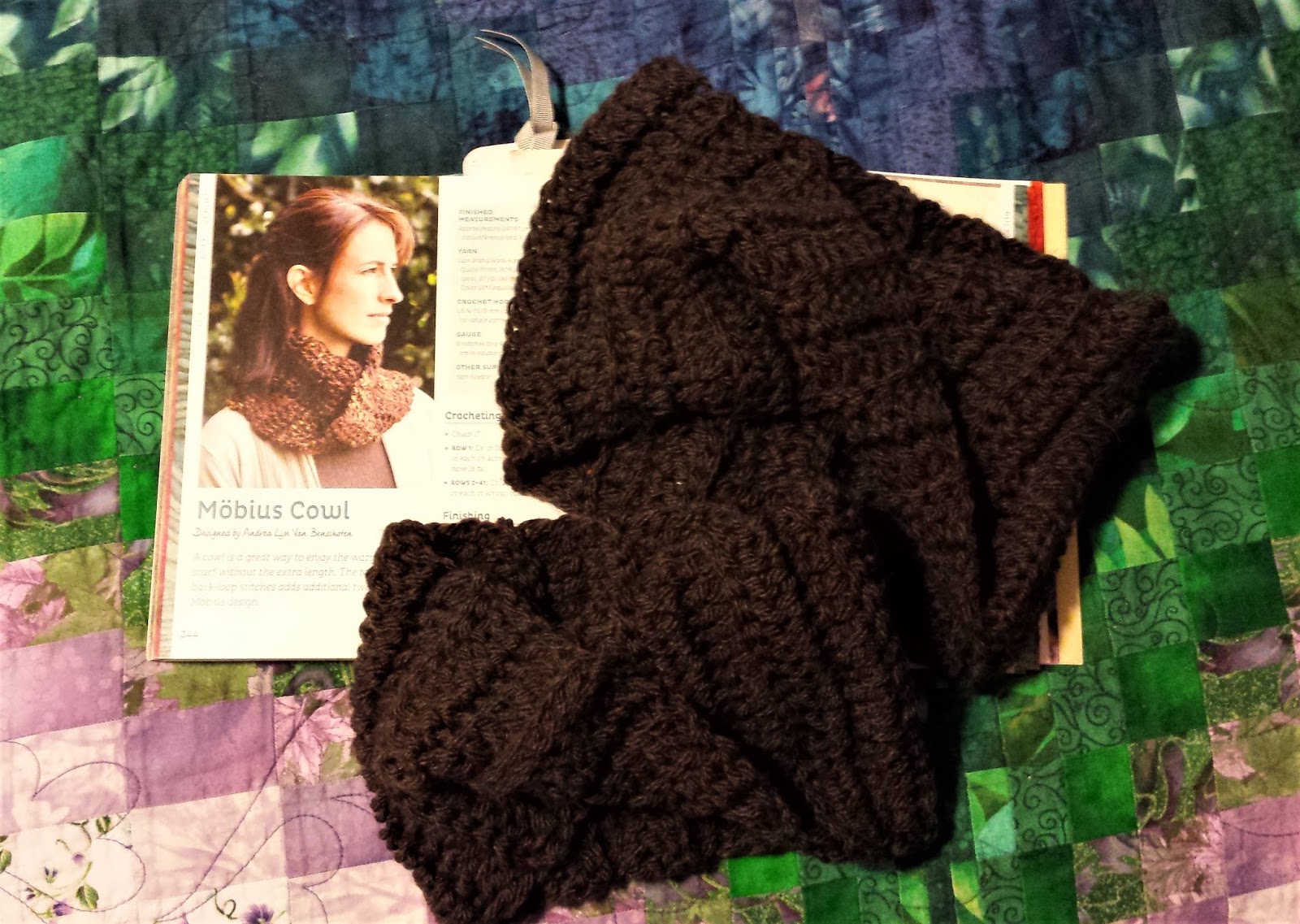 Cranberry Tea Time: Busy Hands: Matching Cowls