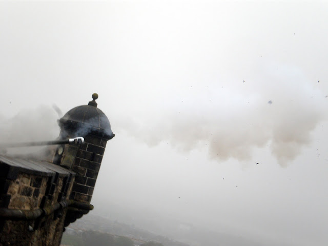 The Roaming Renegades A quick guide to Edinburgh. The hogwarts-esque ...