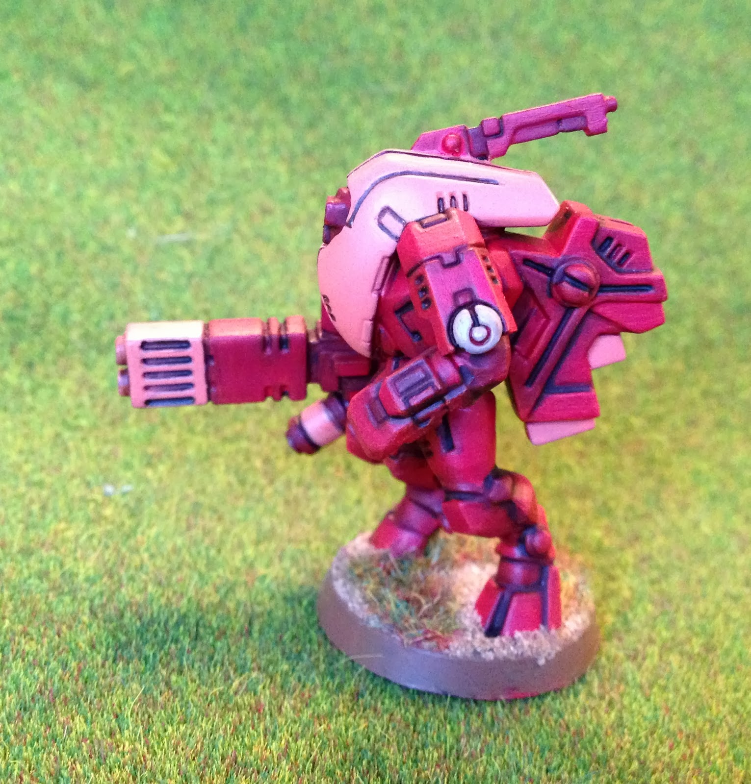 Hand of Junk: Test Mini: Red and Orange Tau Stealth Suit