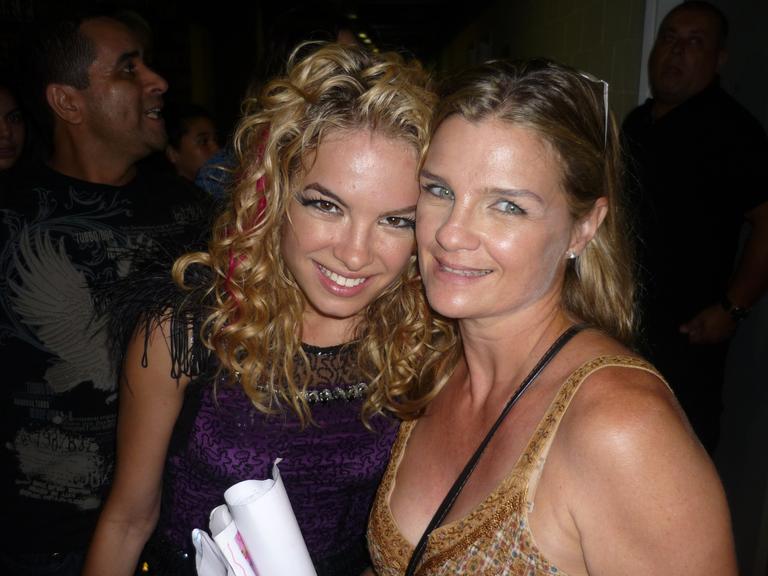 fã clube rebelde: Lua Blanco, Ana Terra e Estrela revelam a importância da mãe para a família