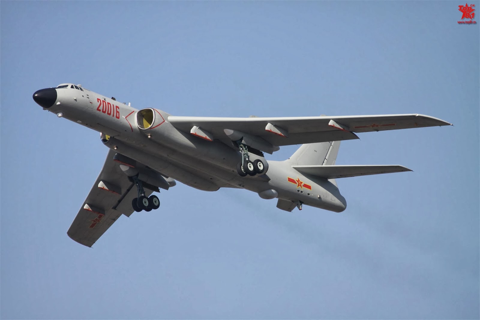 China Defense Blog: Photos of the day: J-16 fighter/bomber and H-6K ...