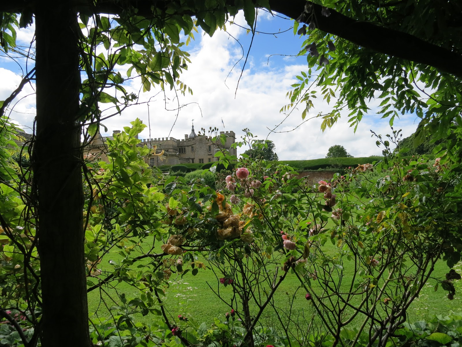 ARIZONA TRAVELER: ROUSHAM HOUSE & GARDEN