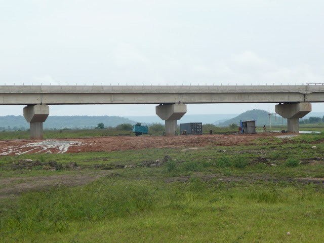 MAGUFULI ALIPA DARAJA HILI JINA LA KIKWETE BRIDGE (DARAJA LA MTO ...