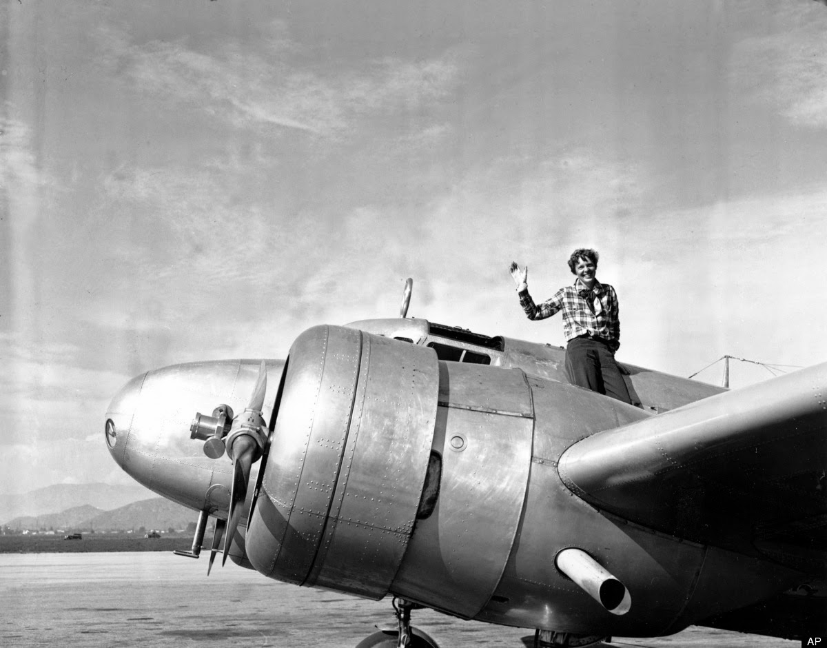 HISTÓRIA LICENCIATURA: 30 Photos of Famous Aviator Amelia Earhart from ...