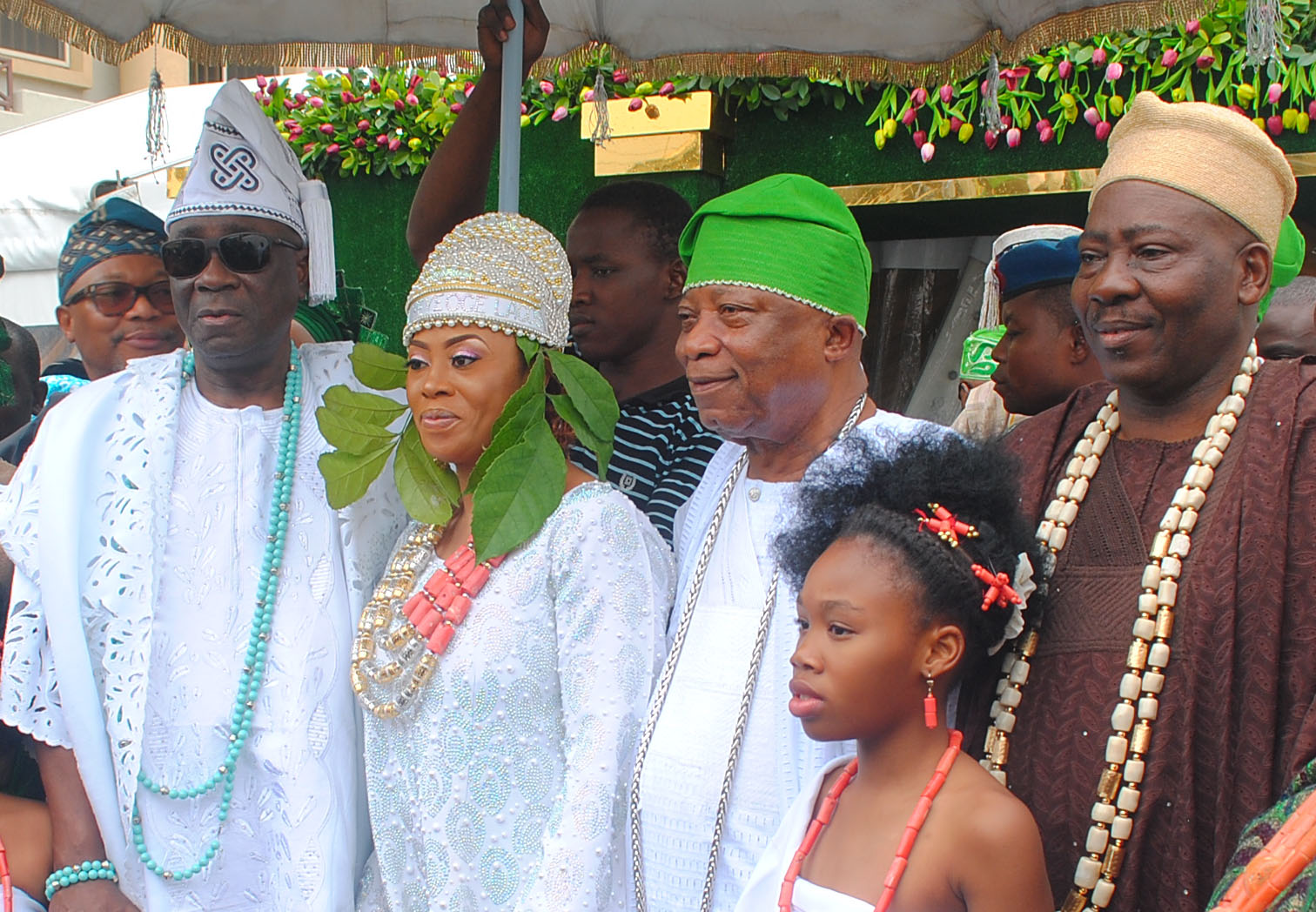 NATIONAL APPLAUSE: Oba Rilwan Akiolu Honoured Mrs. Kofoworola Adebutu