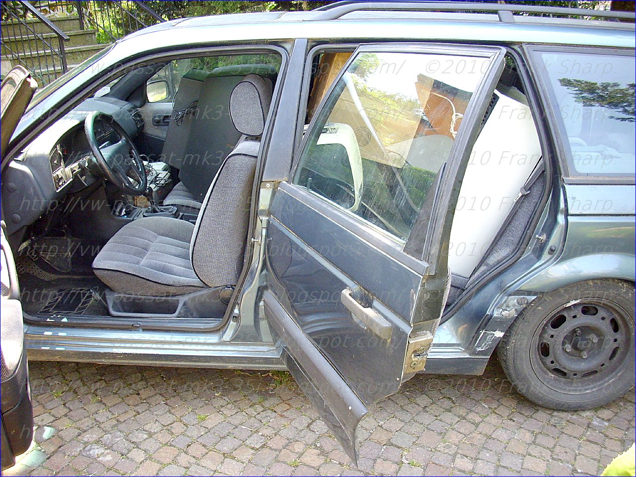 VOLKSWAGEN PASSAT: VOLKSWAGEN PASSAT 35I MK3 YEAR 1990 STORAGE "CAPACITY" 3